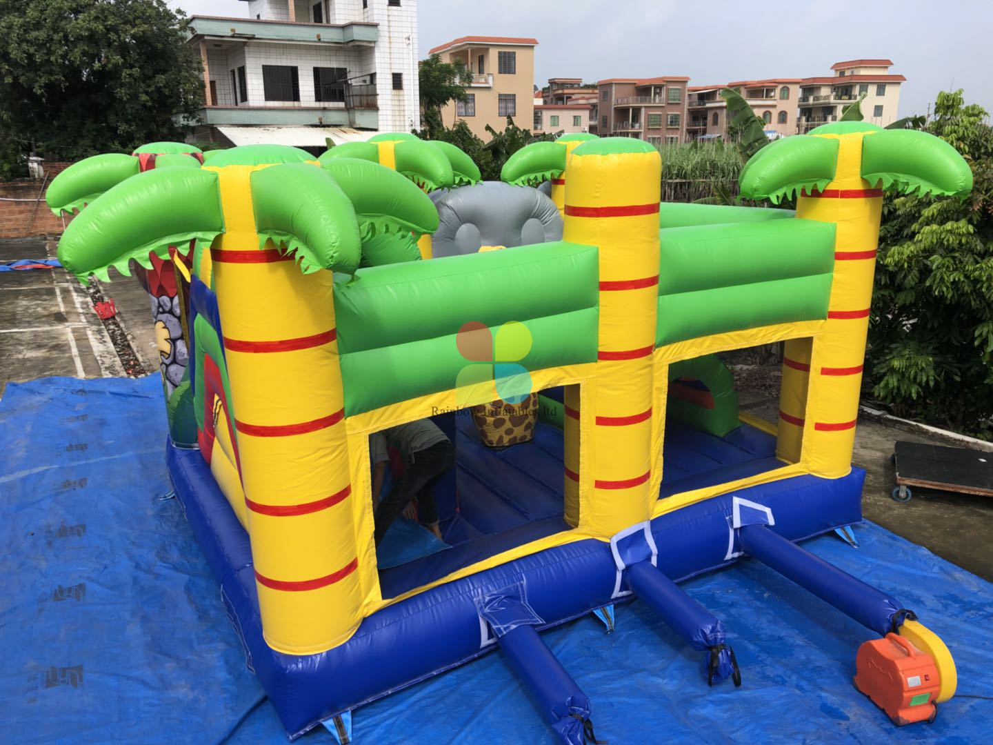 Inflatable Jungle Kids Jumping Park Inflatable Animal Bouncy Combo ...